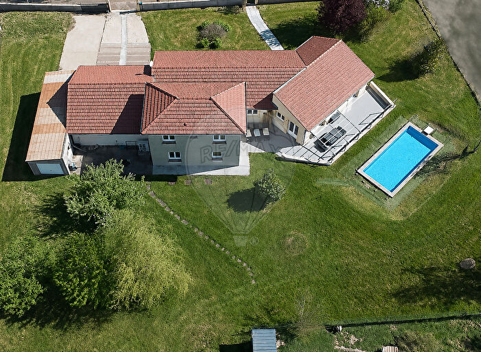 Maison 10 pièces à Marre, à vendre