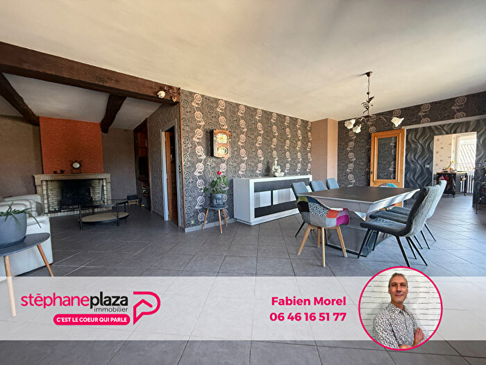 Maison 8 pièces à Meussia, à vendre