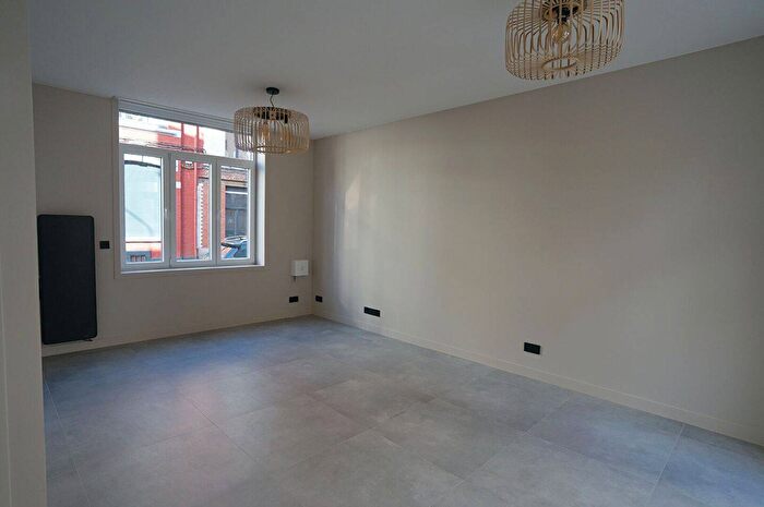 Maison à louer - Pompidou-Nouvelle Madeleine, La Madeleine - 5 pièces - 4 chambres