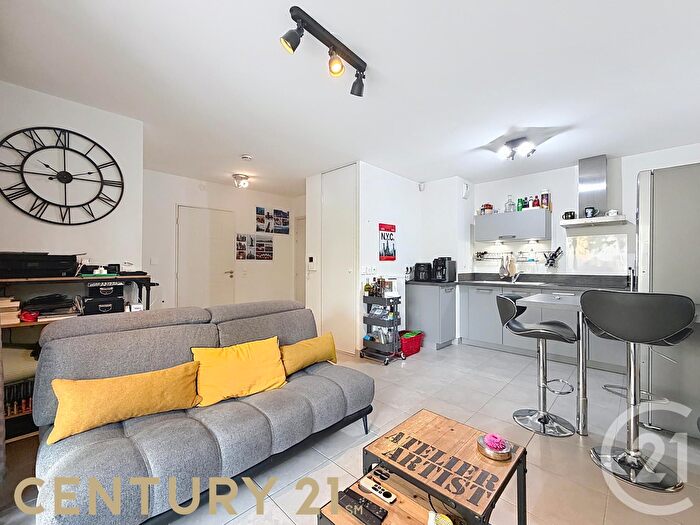 Appartement 2 pièces à vendre à Sathonay-Camp