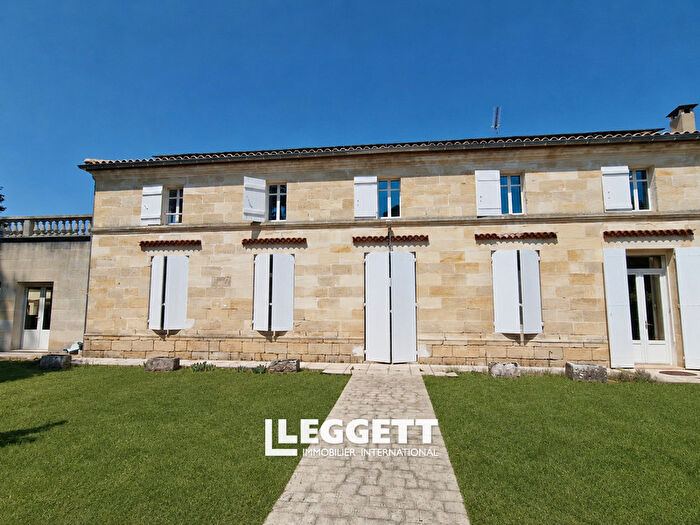 Maison 11 pièces à Coutras, à vendre