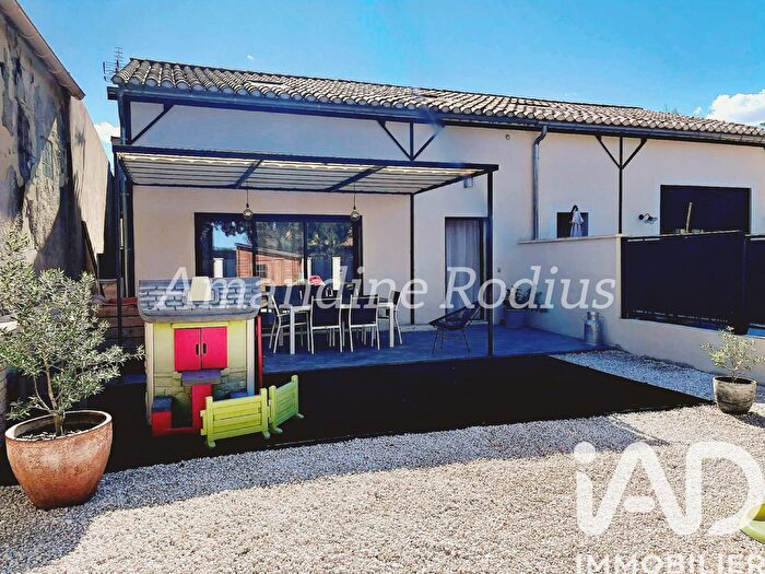 Maison à vendre - Robion - 4 pièces - 3 chambres