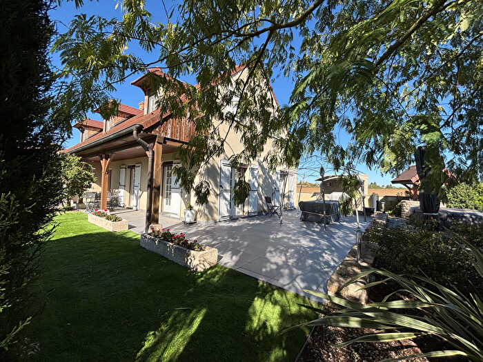 Maison à vendre - Beaune, Centre-ville - 6 pièces - 4 chambres