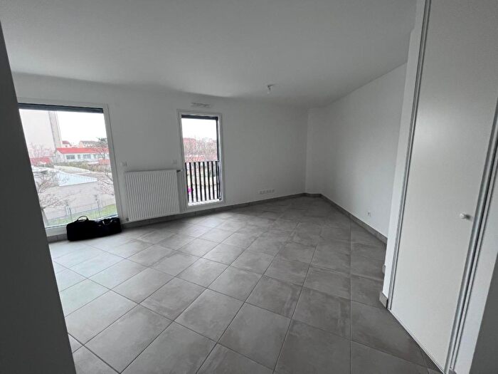 Appartement à louer - Lyon e , Monchat - 3 pièces - 2 chambres