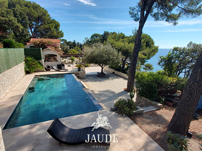 Maison à vendre - Saint-Raphaël, Centre-ville - 10 pièces - 8 chambres