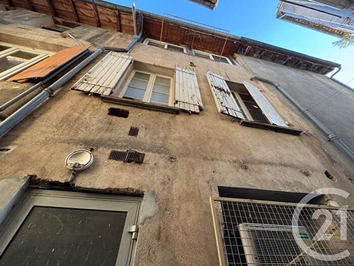 Appartement à vendre - Villeneuve-sur-Lot, Sainte-Catherine - 8 pièces - 7 chambres