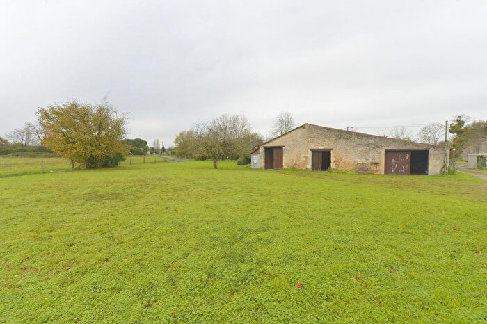 Maison à vendre - Grézac - 4 pièces - 3 chambres