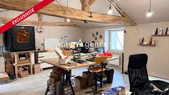 Maison à vendre - Saint-Aubin-la-Plaine - 4 pièces - 3 chambres