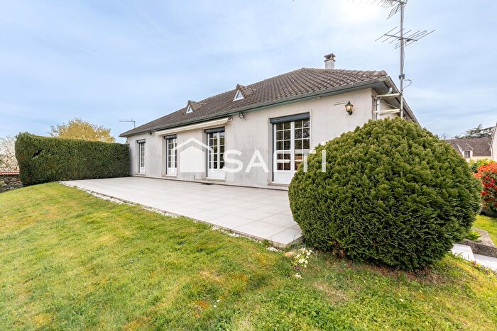 Maison à vendre - Arnouville-lès-Mantes - 8 pièces - 5 chambres