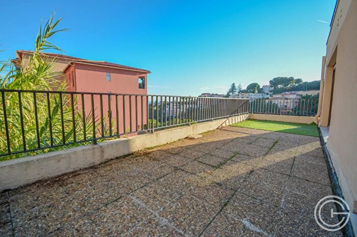 Nice, Fabron : Appartement 4 pièces à louer