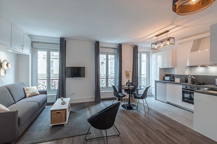 Appartement 1 pièce à Paris 17ème, La Fourche, Guy Moquet, à louer