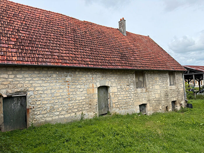 Hénonville - Maison 3 pièces à vendre