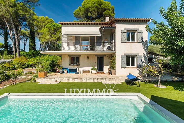 Maison à vendre - Mougins, Le Colombier, Colombe, Cabrières, Le Bordé - 6 pièces - 4 chambres