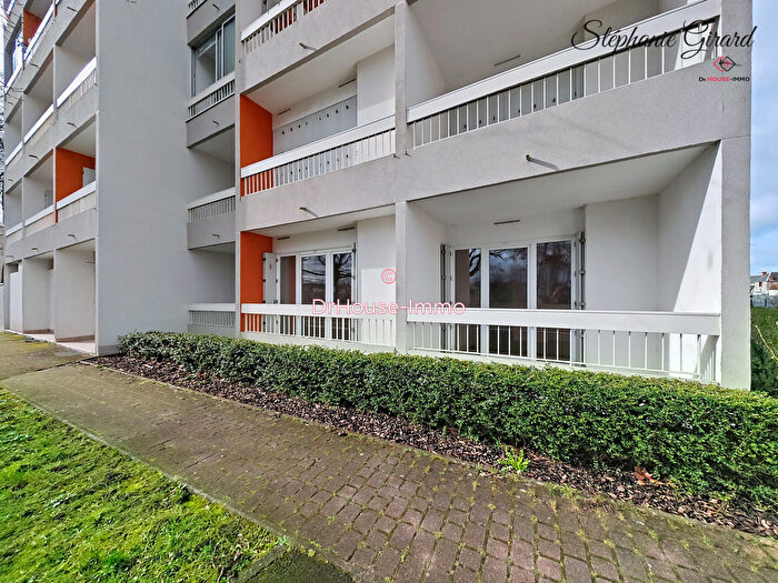 Appartement à vendre - Fleury-les-Aubrais, Centre-ville, Lamballe - 3 pièces - 2 chambres
