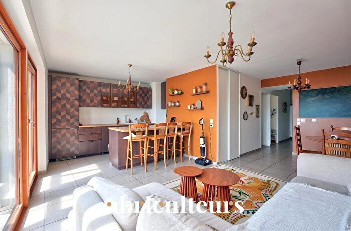 Saint-Priest, Centre-ville : Appartement 4 pièces à vendre