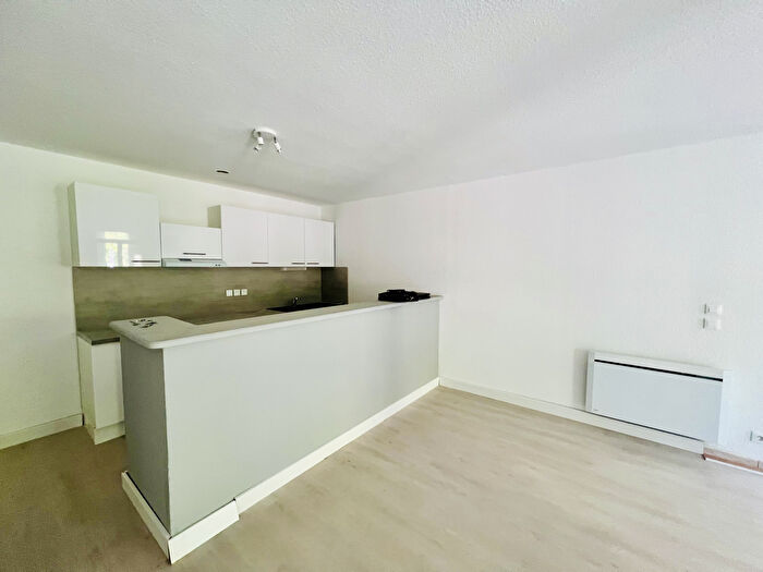 Appartement à vendre - Lamalou-les-Bains - 6 pièces - 4 chambres