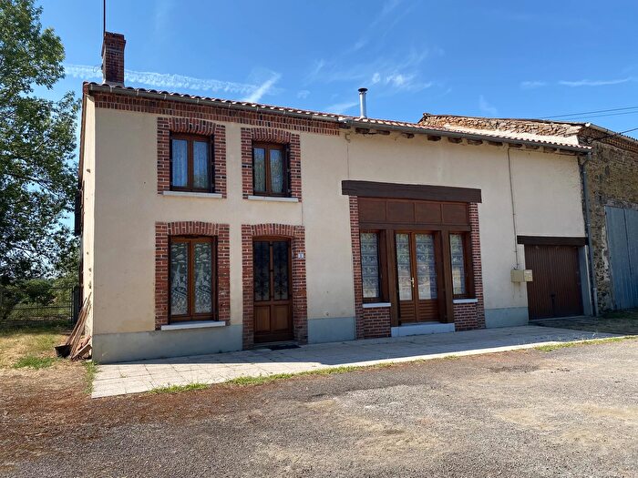 Saint-Bonnet-de-Bellac : Maison 5 pièces à vendre
