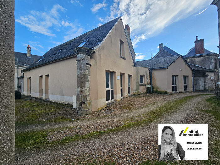 Maison à vendre - Neuvy-le-Roi - 1 pièce - 4 chambres