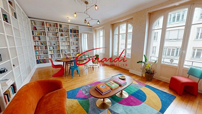 Mulhouse, Centre historique : Appartement 6 pièces à vendre