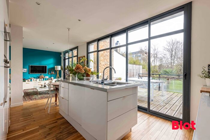 Maison à vendre - Quartiers Centre, Saint-Anne - 5 pièces - 4 chambres