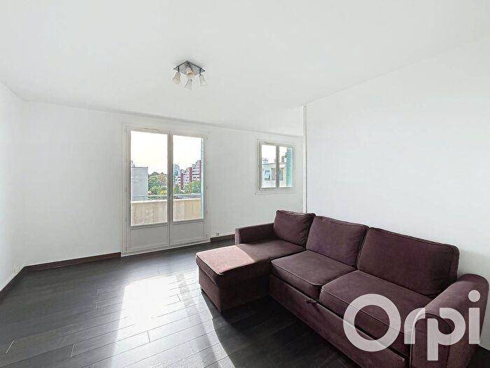 Bonnevay, La Soie, Les Brosses, Villeurbanne : Appartement 3 pièces à louer