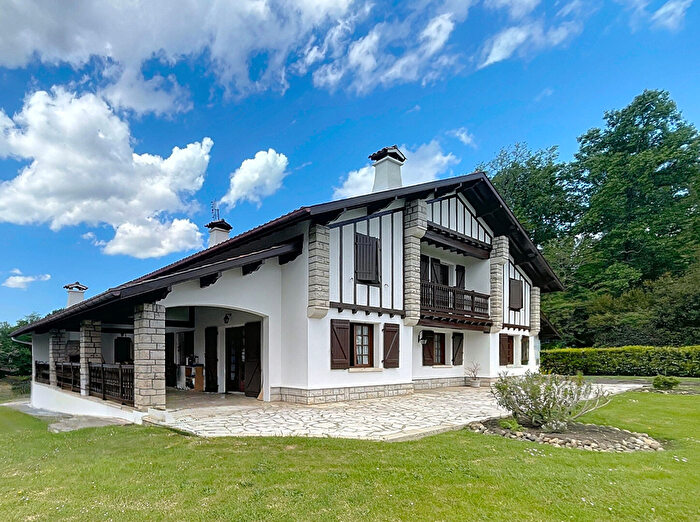 Maison à vendre - Saint-Pierre-dIrube - 6 pièces - 5 chambres