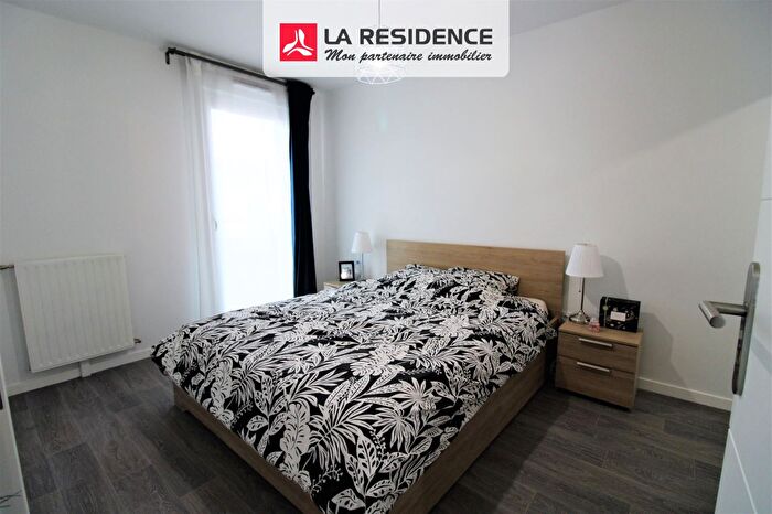 Appartement à louer - Combs-la-Ville, République - 2 pièces - 1 chambre