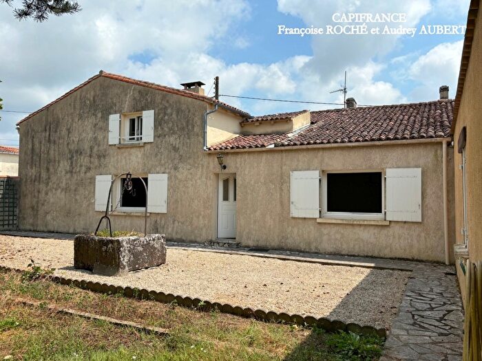Maison 9 pièces à Saint-Georges-des-Coteaux, à vendre