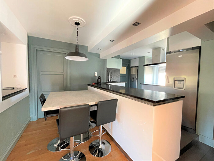 Appartement à louer - Épinal, Rive droite - 6 pièces - 3 chambres