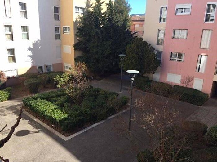 Appartement à louer - Centre, Plan-de-Cuques - 5 pièces - 4 chambres