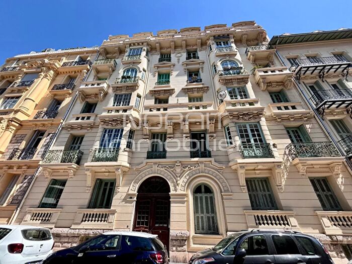 Appartement 1 pièce à vendre à Nice, Carré dor