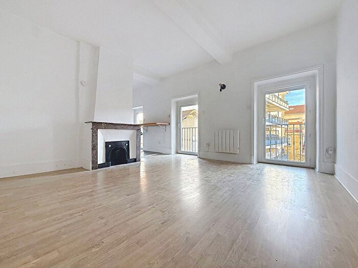 Appartement à louer - Oiselet la Grive, Bourgoin-Jallieu - 2 pièces - 1 chambre