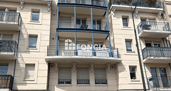 Le Plessis-Robinson, Nouvelle Cité, Jardins : Appartement 2 pièces à vendre