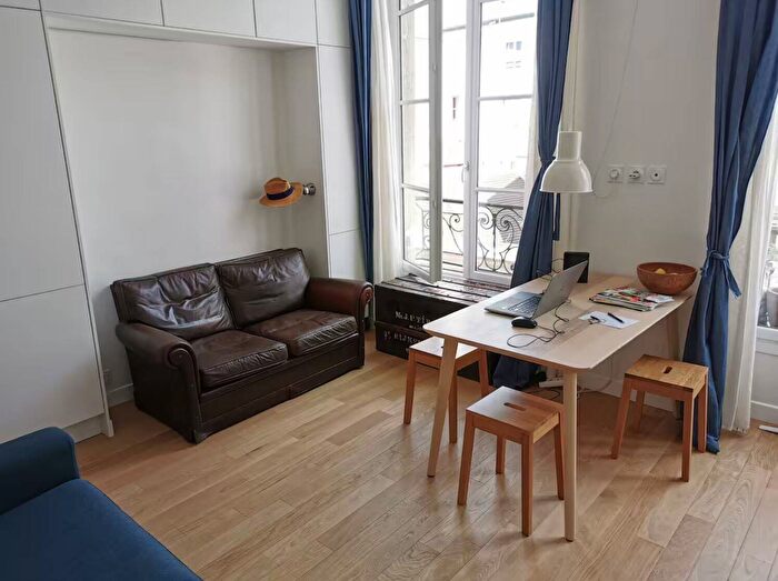 Appartement à louer - Sainte Avoie, Paris ème arrondissement - 2 pièces - 1 chambre