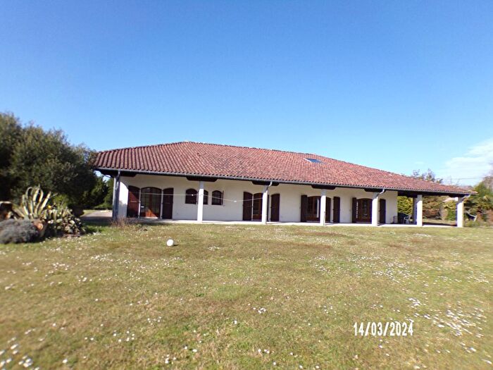 Maisons à vendre et appartements à louer - 1