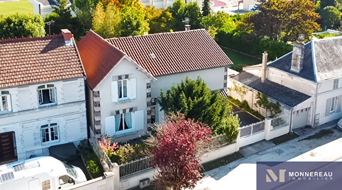 Maison à vendre - Barbezieux-Saint-Hilaire - 8 pièces - 5 chambres