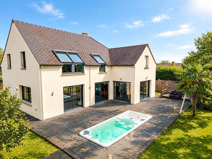 Maison 8 pièces à vendre à Orgeval