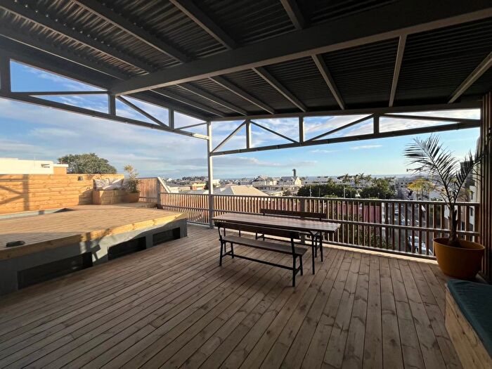 Maison à vendre - Saint-Pierre, Centre-ville - 6 pièces - 5 chambres