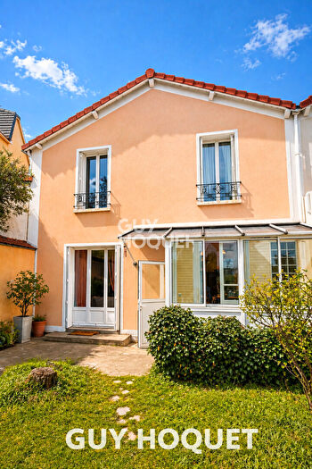 Suresnes, Centre-ville : Maison 5 pièces à vendre