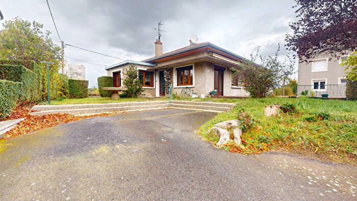 Maison à vendre - Yssingeaux - 5 pièces - 4 chambres