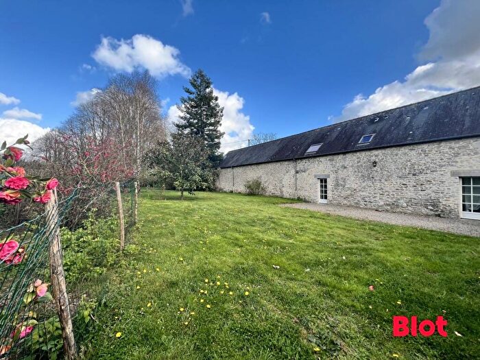 Maison à louer - Saint-Jean-sur-Vilaine - 5 pièces - 4 chambres