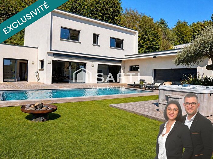 Maison à vendre - Ruy-Montceau - 9 pièces - 6 chambres
