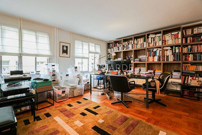 Appartement à louer - Porte Dauphine, Paris ème arrondissement - 2 pièces - 1 chambre