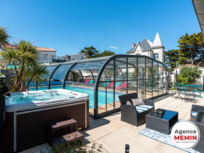 Maison à vendre - Saint-Gilles-Croix-de-Vie - 15 pièces - 6 chambres