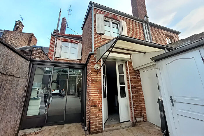 Maison à vendre - Amiens, Saint-Acheul - 5 pièces - 4 chambres