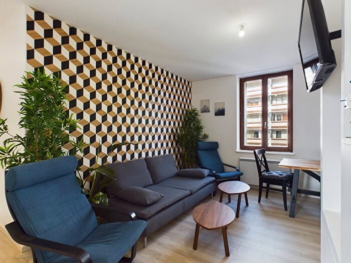 Appartement à louer - Metz Nord-Patrotte - 6 pièces - 1 chambre