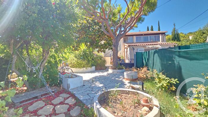 Maison à vendre - Plan-de-Cuques - 6 pièces - 4 chambres