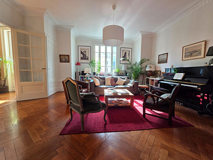 Appartement à louer - Lyon e , Mutualité, Préfecture, Moncey - 5 pièces - 3 chambres