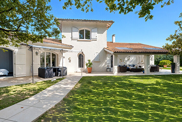 Maison à vendre - Saint-Genis-les-Ollières - 12 pièces - 5 chambres