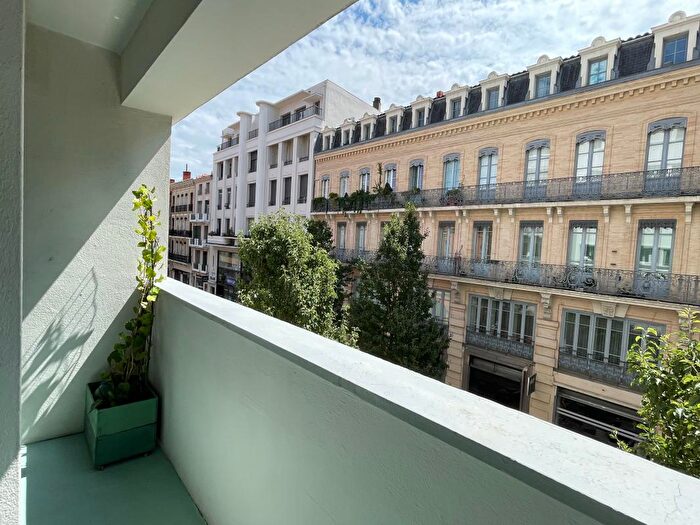 Maisons à vendre et appartements à louer - 1